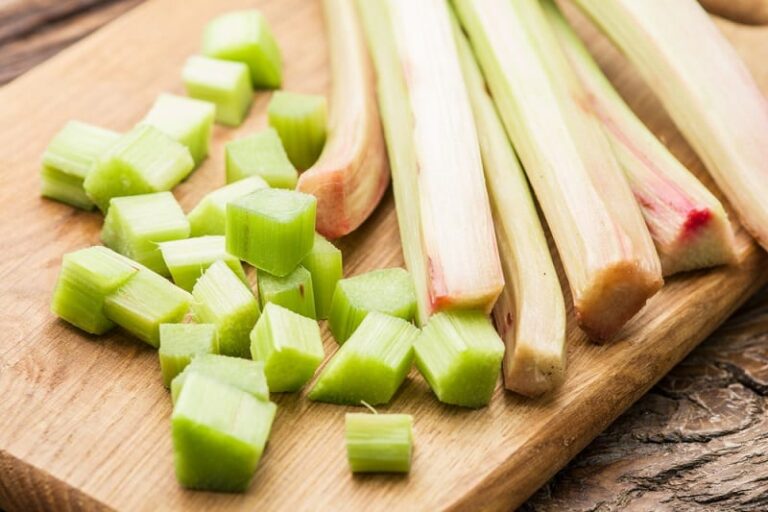 Why Is My Rhubarb Green and What You Can Do About It - London Status