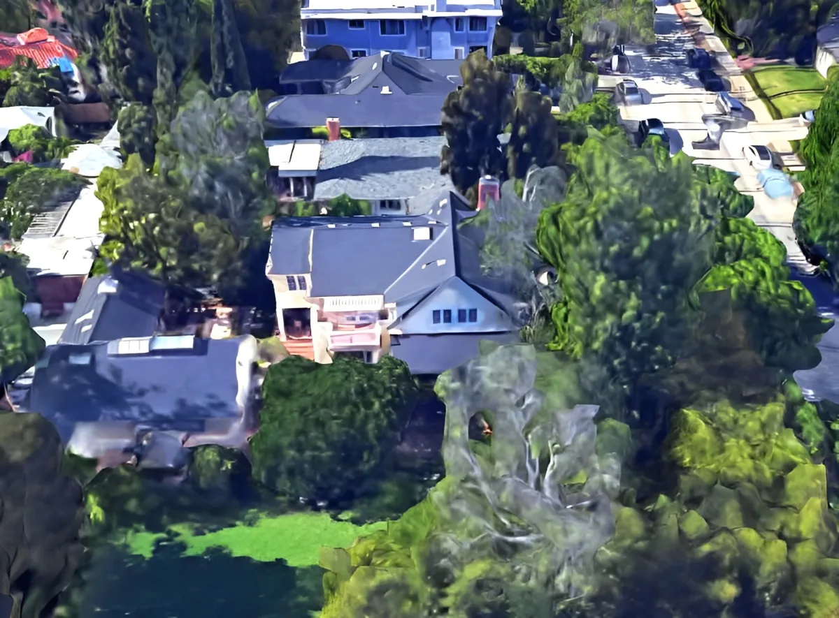 Christopher Nolan House! - London Status