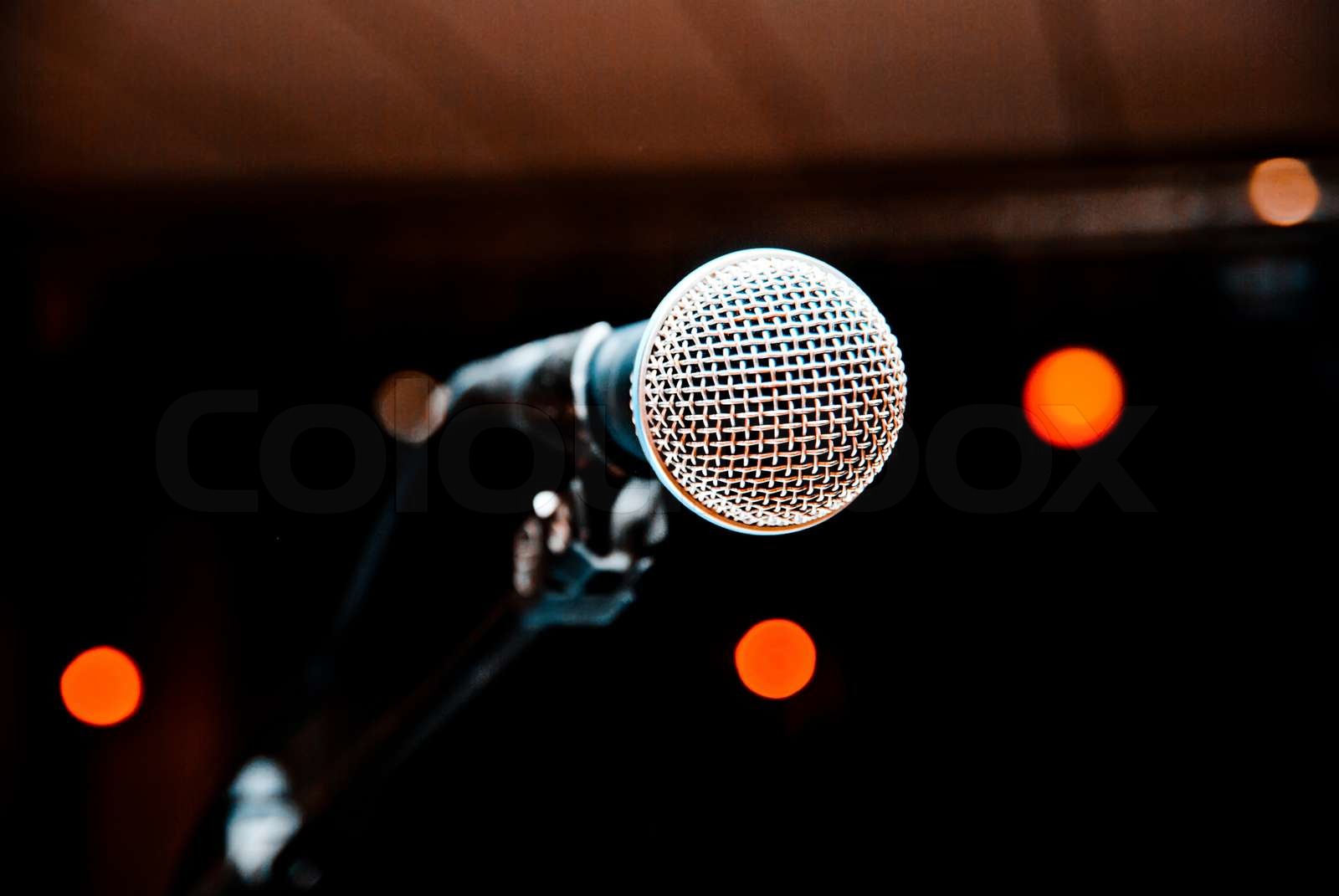Is a Microphone an Input or Output Device? - London Status