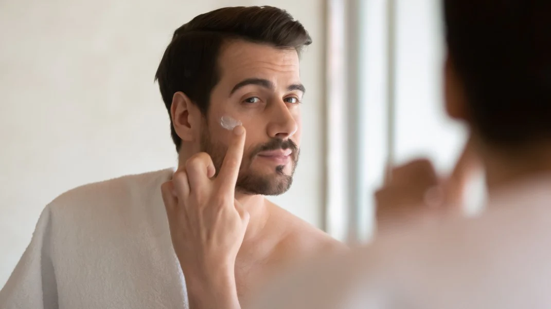 Do I Put Acne Cream Over Moisturizer? - London Status